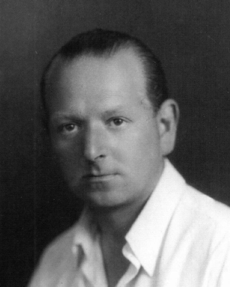 ¿Quién fue Edward Bach, el creador de las Flores de Bach?